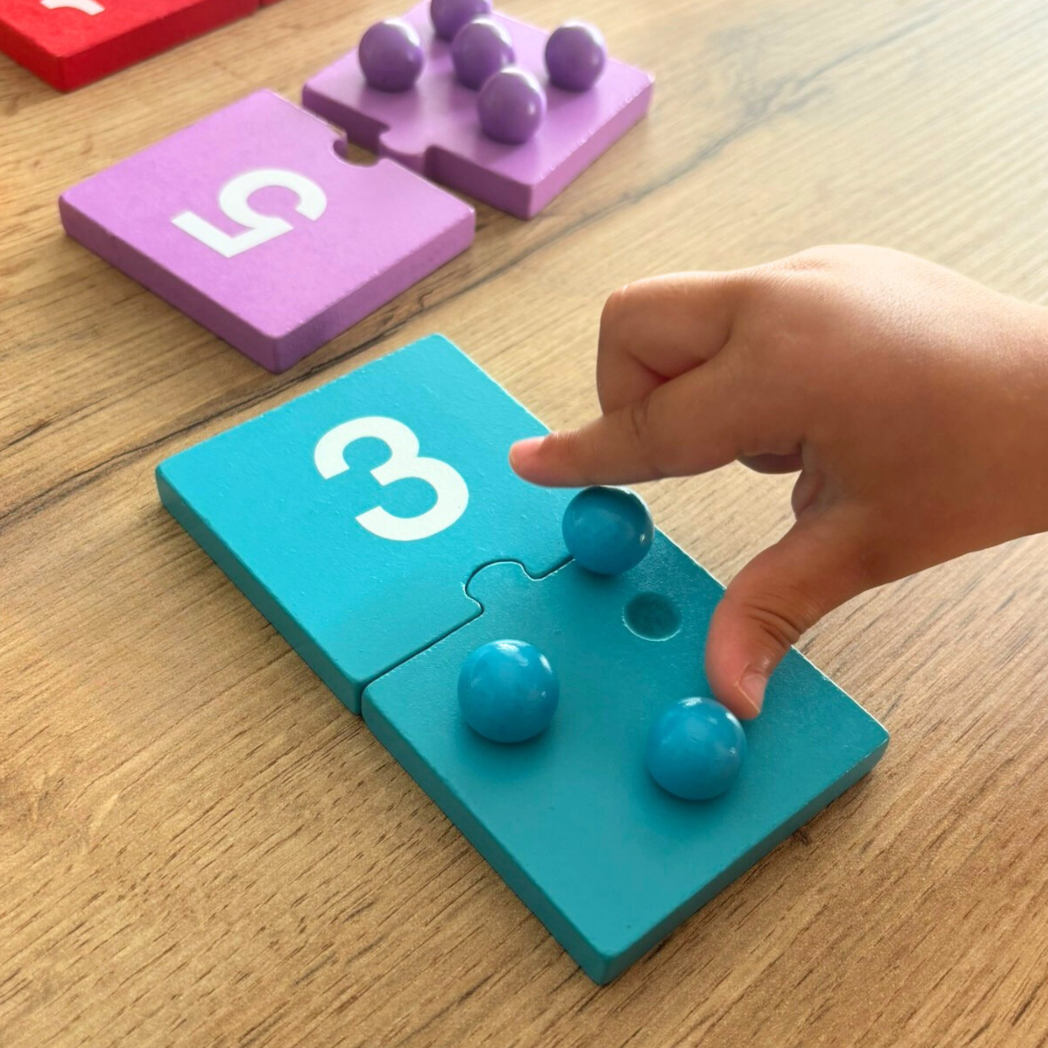 Billes et nombres - Suite des nombres par le jeu – Institut Éveil